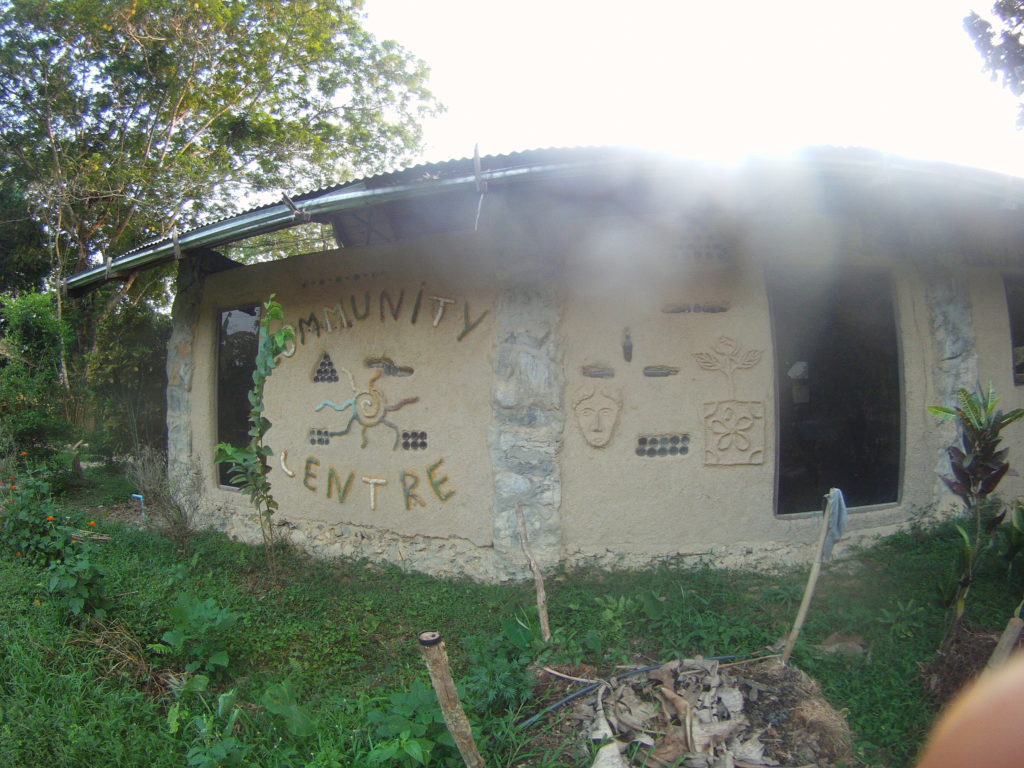 LAOS: Sae Lao Project & Equal Education For All (EEFA) - Vagabundler