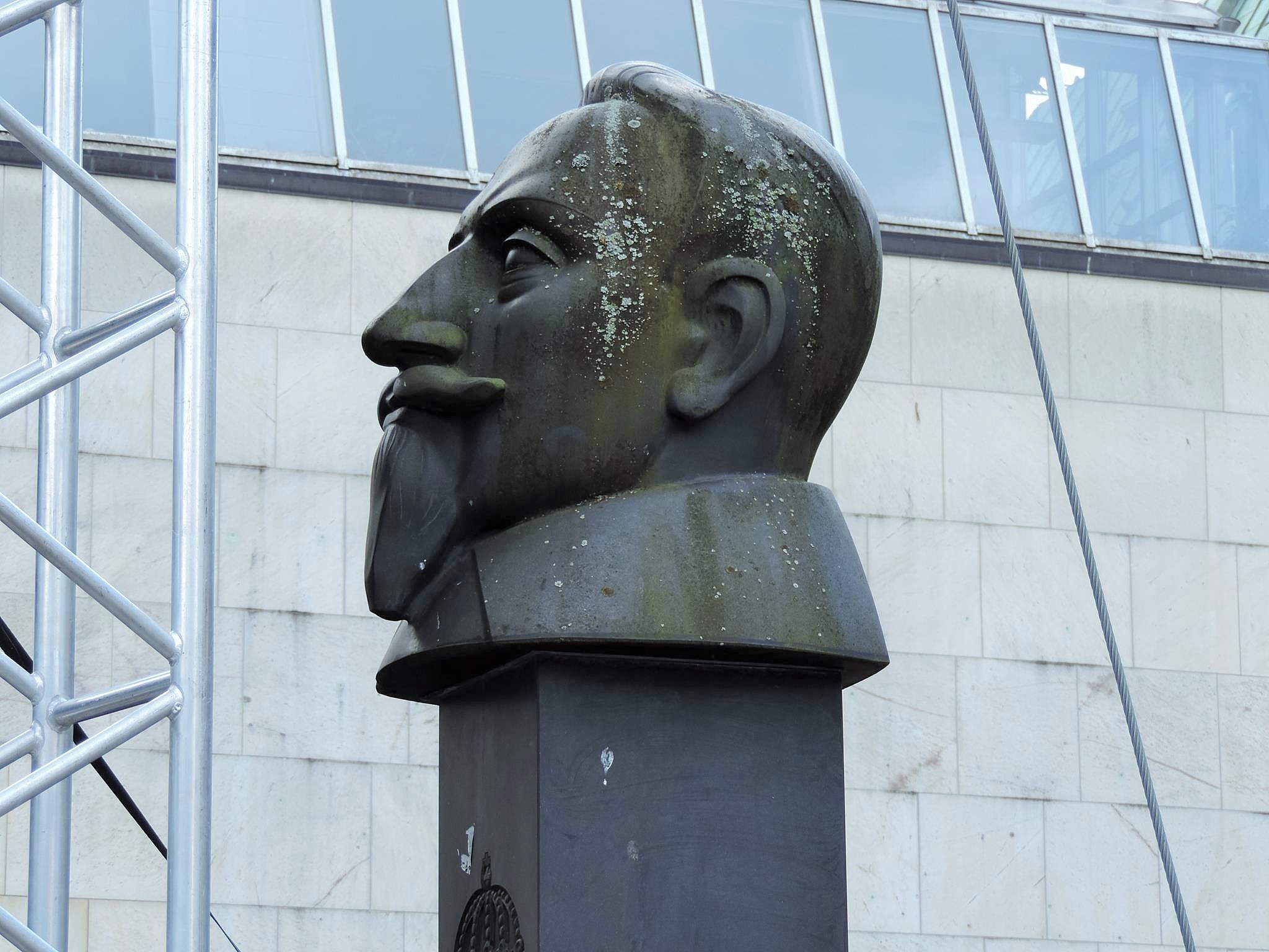 SWEDEN: Streetart Borås - Stora Torget - Gustav II Adolf - AXEL ...